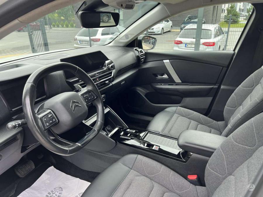 White Citroen C4 2023 in Kaunas, with an engine capacity of 1.50 L and mileage of 208 thousand km for 10999 €, photo 59 on AUTOMOTO.COM.LV