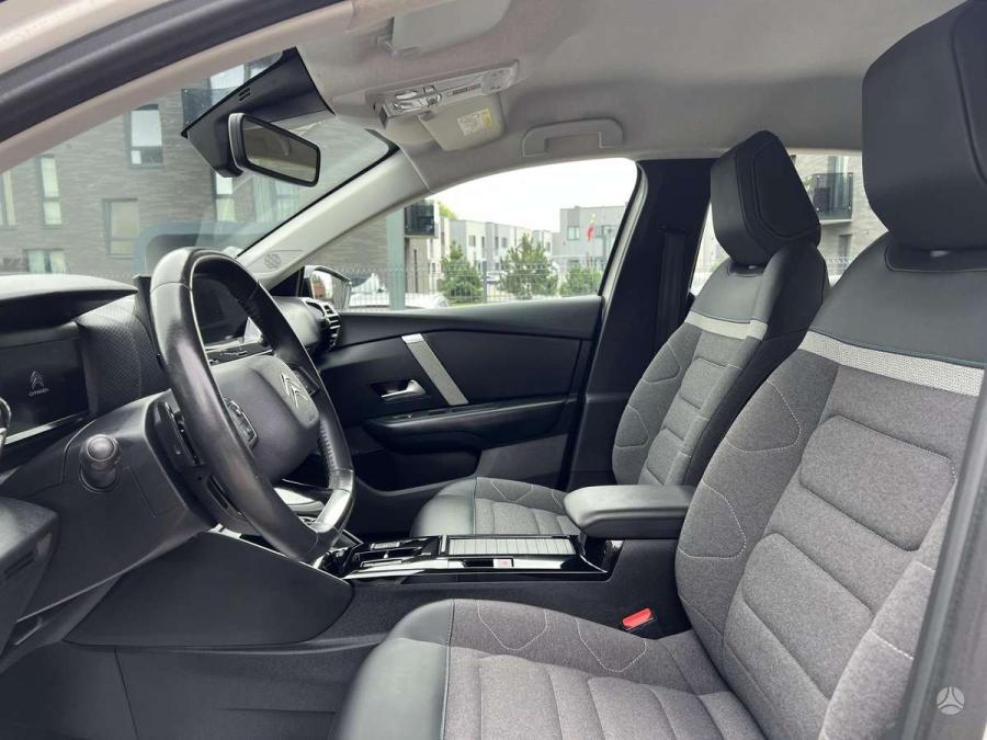 White Citroen C4 2023 in Kaunas, with an engine capacity of 1.50 L and mileage of 208 thousand km for 10999 €, photo 52 on AUTOMOTO.COM.LV