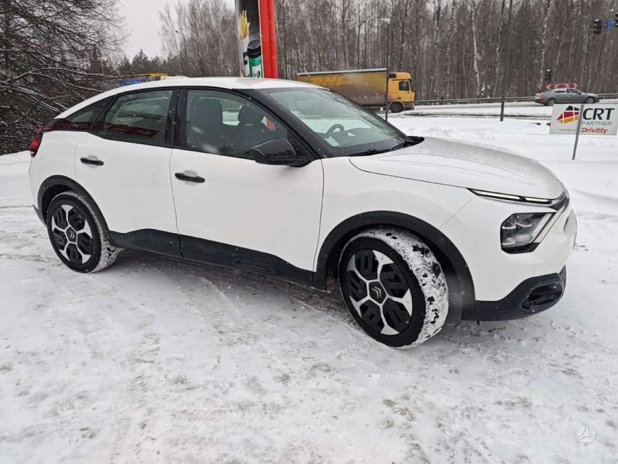 White Citroen C4 2021 in Kaunas, with an engine capacity of 1.50 L and mileage of 145 thousand km for 11447 €, photo 2 on AUTOMOTO.COM.LV