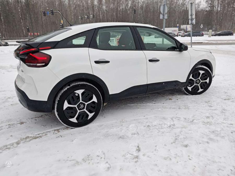 White Citroen C4 2021 in Kaunas, with an engine capacity of 1.50 L and mileage of 145 thousand km for 11447 €, photo 6 on AUTOMOTO.COM.LV