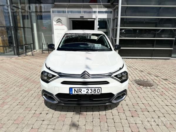 White Citroen C4 2023 in Riga, with an engine capacity of 1.20 L and mileage of 1 thousand km for 18700 €, photo 2 on AUTOMOTO.COM.LV