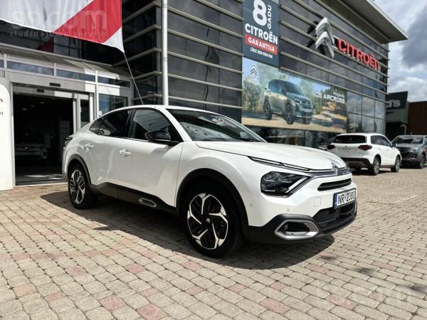 White Citroen C4 2023 in Riga, with an engine capacity of 1.20 L and mileage of 1 thousand km for 18700 €, photo 3 on AUTOMOTO.COM.LV