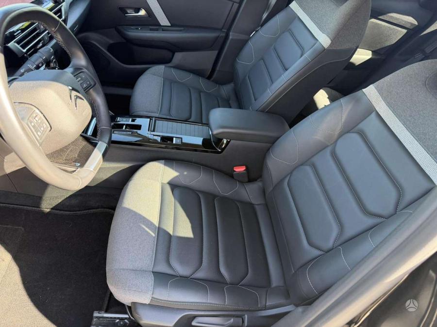 Black Citroen C4 X 2022 in Rokiskis, with an engine capacity of 1.20 L and mileage of 36 thousand km for 16500 €, photo 16 on AUTOMOTO.COM.LV