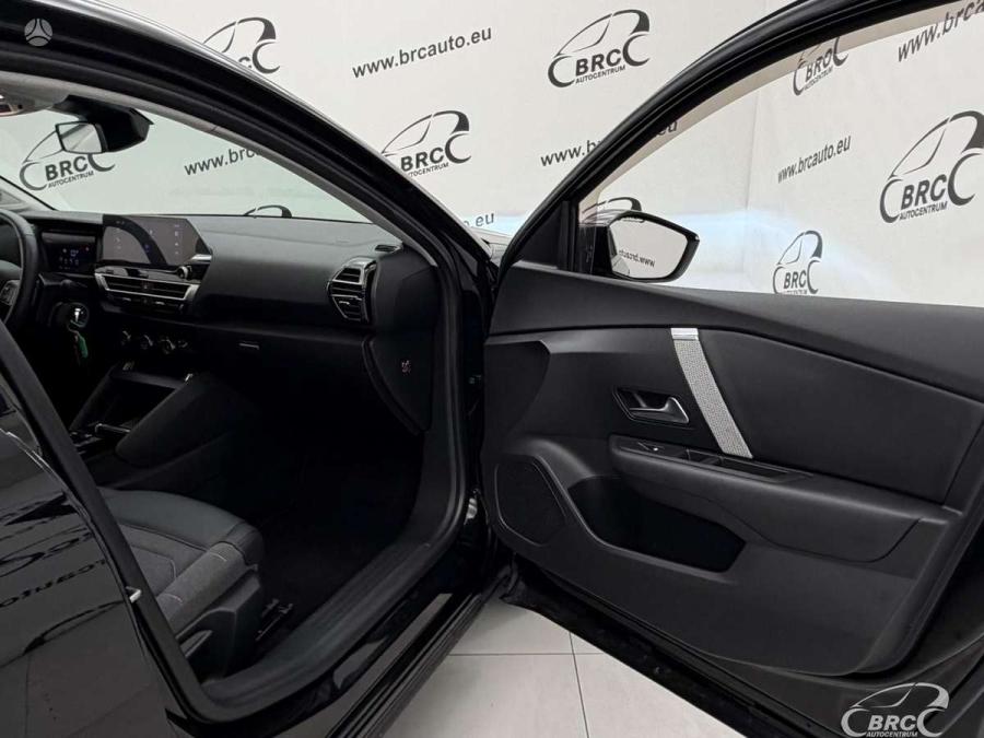 Black Citroen C4 X 2023 in Vilnius, with an engine capacity of 1.50 L and mileage of 23 thousand km for 20600 €, photo 10 on AUTOMOTO.COM.LV