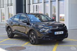 Black Citroen C4 X 2023 in Vilnius, with an engine capacity of 1.20 L and mileage of 105 thousand km for 13600 €, photo 4 on AUTOMOTO.COM.LV