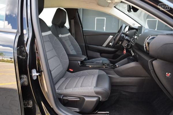 Black Citroen C4 X 2023 in Vilnius, with an engine capacity of 1.20 L and mileage of 105 thousand km for 13600 €, photo 7 on AUTOMOTO.COM.LV