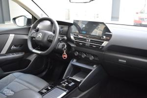 Black Citroen C4 X 2023 in Vilnius, with an engine capacity of 1.20 L and mileage of 105 thousand km for 13600 €, photo 10 on AUTOMOTO.COM.LV