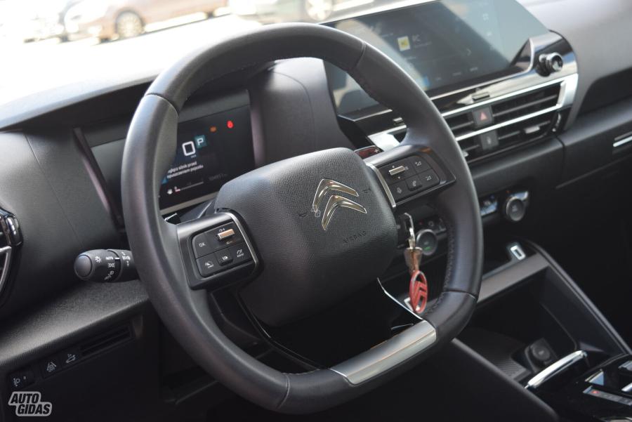 Black Citroen C4 X 2023 in Vilnius, with an engine capacity of 1.20 L and mileage of 105 thousand km for 13600 €, photo 11 on AUTOMOTO.COM.LV