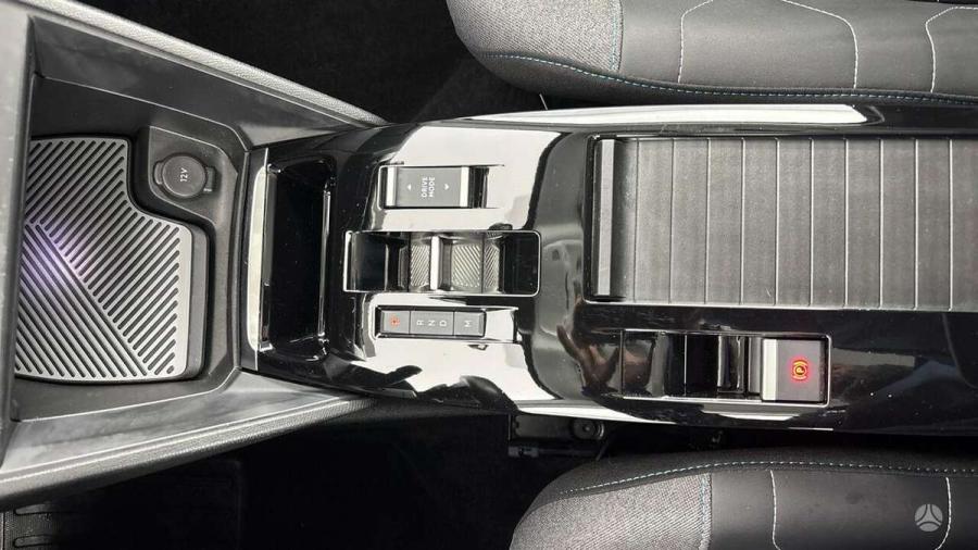 Melns Citroen C4 X 2023 Viļņa, ar dzinēja tilpumu 1.20 L un nobraukumu 106 tūkst. km par 15370 €, foto 18 vietnē AUTOMOTO.COM.LV