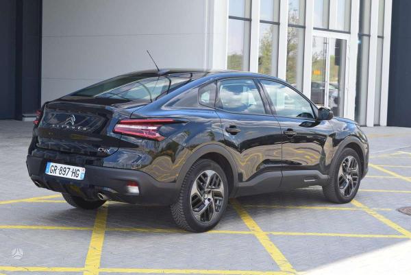 Black Citroen C4 X 2023 in Vilnius, with an engine capacity of 1.20 L and mileage of 105 thousand km for 12600 €, photo 4 on AUTOMOTO.COM.LV