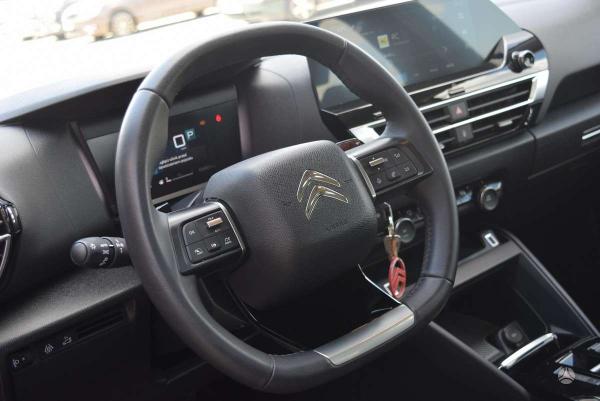 Black Citroen C4 X 2023 in Vilnius, with an engine capacity of 1.20 L and mileage of 105 thousand km for 12600 €, photo 10 on AUTOMOTO.COM.LV