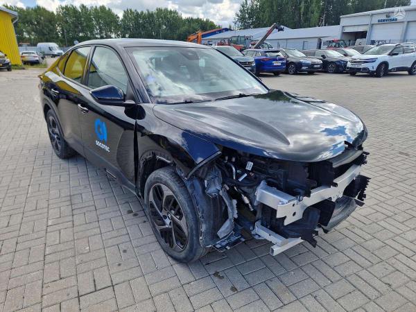 Melns Citroen C4 X 2023 Kauņa, ar dzinēja tilpumu 1.20 L un nobraukumu 25 tūkst. km par 8900 €, foto 3 vietnē AUTOMOTO.COM.LV