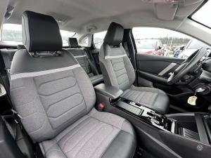 Black Citroen C4 X 2023 in Vilnius, with an engine capacity of 1.20 L and mileage of 98 thousand km for 12099 €, photo 19 on AUTOMOTO.COM.LV