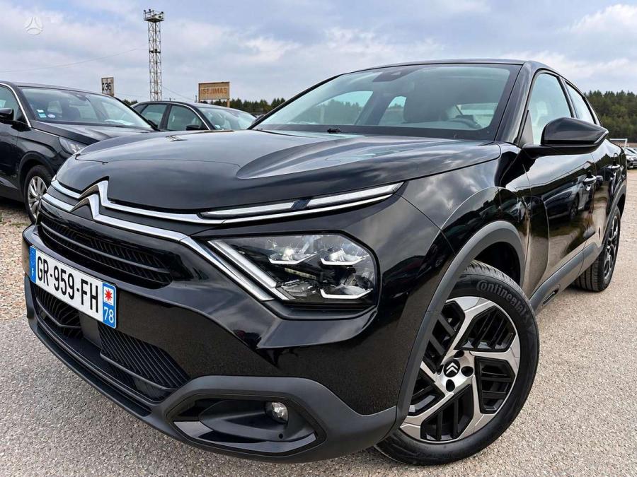Black Citroen C4 X 2023 in Vilnius, with an engine capacity of 1.20 L and mileage of 67 thousand km for 12099 €, photo 1 on AUTOMOTO.COM.LV