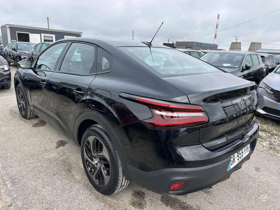 Black Citroen C4 X 2023 in Vilnius, with an engine capacity of 1.20 L and mileage of 67 thousand km for 12099 €, photo 5 on AUTOMOTO.COM.LV