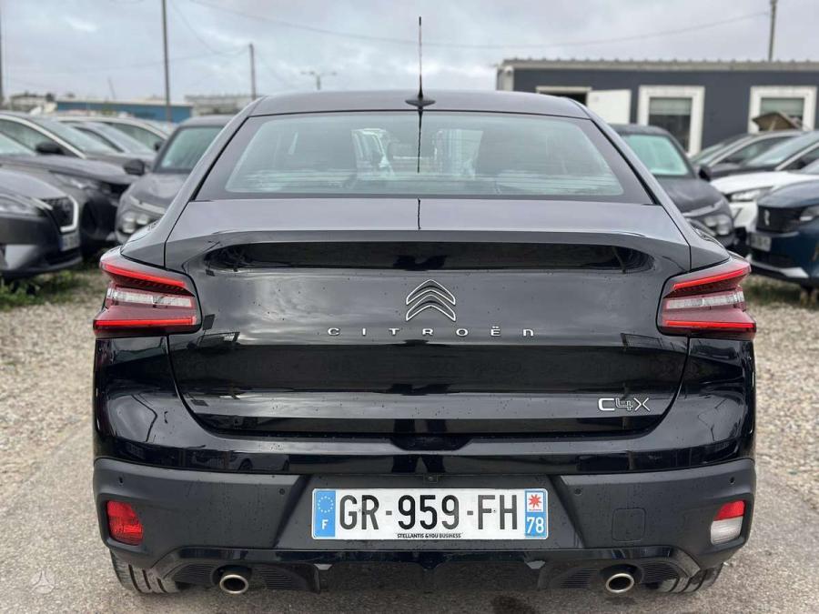Black Citroen C4 X 2023 in Vilnius, with an engine capacity of 1.20 L and mileage of 67 thousand km for 12099 €, photo 6 on AUTOMOTO.COM.LV