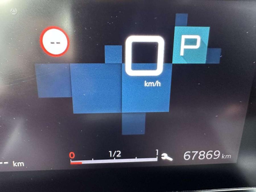 Black Citroen C4 X 2023 in Vilnius, with an engine capacity of 1.20 L and mileage of 67 thousand km for 12099 €, photo 14 on AUTOMOTO.COM.LV