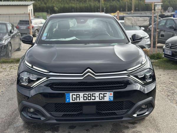 Ситроен C4 X 2023 в Вильнюс на AUTOMOTO.COM.LV Черный Ситроен C4 X 2023 в Вильнюс, объемом двигателя 1.20 л и пробегом 89 тыс. км за 11978 €, фото 3 на AUTOMOTO.COM.LV