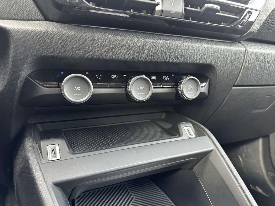 Melns Citroen C4 X 2023 Viļņa, ar dzinēja tilpumu 1.20 L un nobraukumu 89 tūkst. km par 11978 €, foto 16 vietnē AUTOMOTO.COM.LV