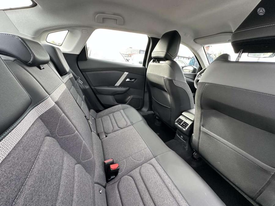 Melns Citroen C4 X 2023 Viļņa, ar dzinēja tilpumu 1.20 L un nobraukumu 89 tūkst. km par 11978 €, foto 18 vietnē AUTOMOTO.COM.LV