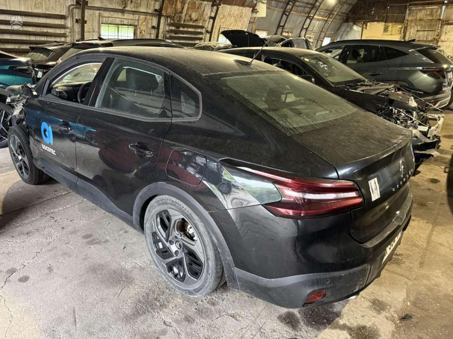 Black Citroen C4 X 2023 in Kaunas, with an engine capacity of 1.20 L and mileage of 25 thousand km for 9075 €, photo 1 on AUTOMOTO.COM.LV