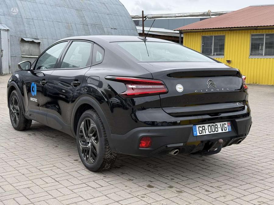 Black Citroen C4 X 2023 in Kaunas, with an engine capacity of 1.20 L and mileage of 73 thousand km for 12700 €, photo 5 on AUTOMOTO.COM.LV
