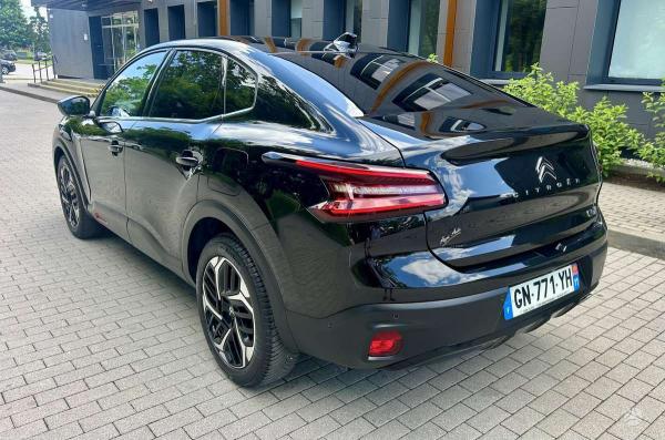 Black Citroen C4 X 2023 in Taurage, with an engine capacity of 1.50 L and mileage of 176 thousand km for 12800 €, photo 2 on AUTOMOTO.COM.LV