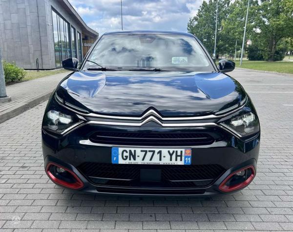 Black Citroen C4 X 2023 in Taurage, with an engine capacity of 1.50 L and mileage of 176 thousand km for 12800 €, photo 6 on AUTOMOTO.COM.LV