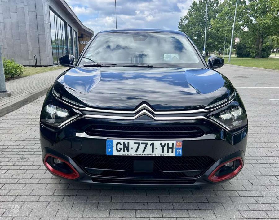 Black Citroen C4 X 2023 in Taurage, with an engine capacity of 1.50 L and mileage of 176 thousand km for 12800 €, photo 7 on AUTOMOTO.COM.LV