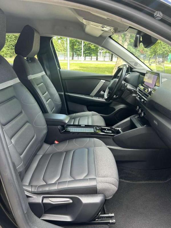 Black Citroen C4 X 2023 in Taurage, with an engine capacity of 1.50 L and mileage of 176 thousand km for 12800 €, photo 7 on AUTOMOTO.COM.LV