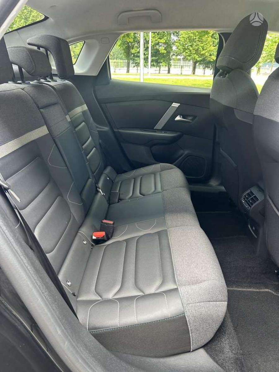 Black Citroen C4 X 2023 in Taurage, with an engine capacity of 1.50 L and mileage of 176 thousand km for 12800 €, photo 9 on AUTOMOTO.COM.LV