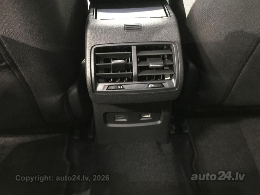 Grey Citroen C4 X 2023 in Parnu, with an engine capacity of 1.20 L and mileage of 32 thousand km for 21900 €, photo 9 on AUTOMOTO.COM.LV