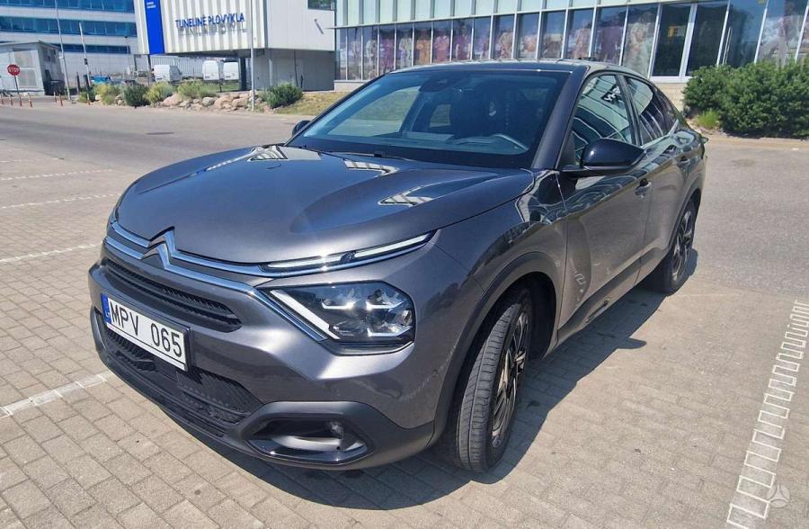 Grey Citroen C4 X 2023 in Vilnius, with an engine capacity of 1.20 L and mileage of 45 thousand km for 18500 €, photo 3 on AUTOMOTO.COM.LV