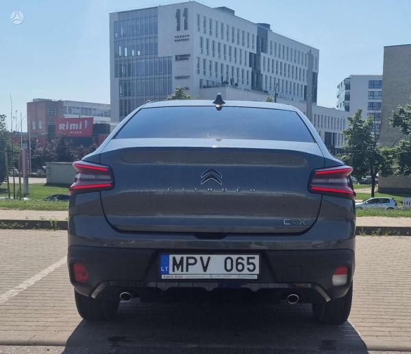 Grey Citroen C4 X 2023 in Vilnius, with an engine capacity of 1.20 L and mileage of 45 thousand km for 18500 €, photo 4 on AUTOMOTO.COM.LV