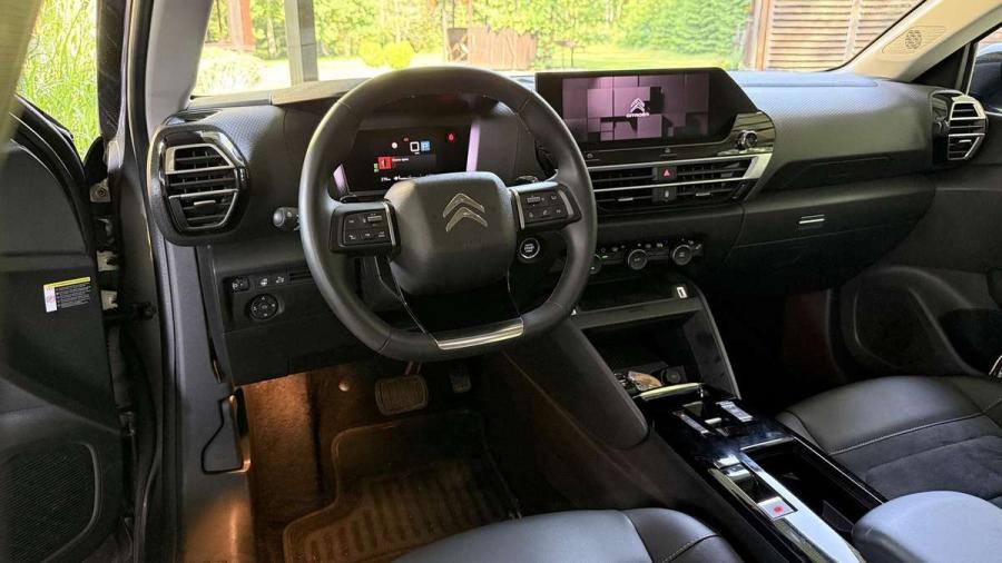 Grey Citroen C4 X 2023 in Vilnius, with an engine capacity of 1.20 L and mileage of 45 thousand km for 18500 €, photo 13 on AUTOMOTO.COM.LV