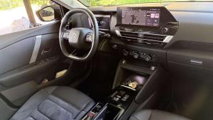 Grey Citroen C4 X 2023 in Vilnius, with an engine capacity of 1.20 L and mileage of 45 thousand km for 18500 €, photo 16 on AUTOMOTO.COM.LV