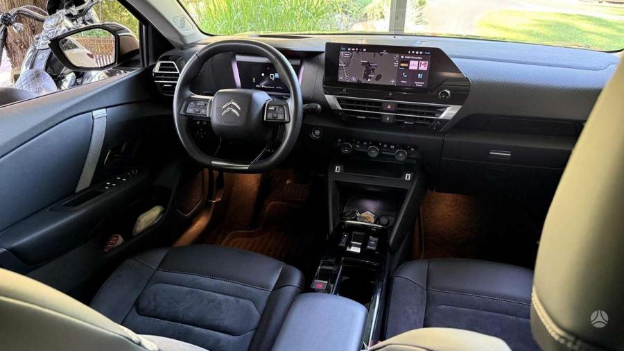 Grey Citroen C4 X 2023 in Vilnius, with an engine capacity of 1.20 L and mileage of 45 thousand km for 18500 €, photo 17 on AUTOMOTO.COM.LV