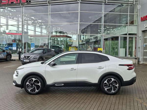 White Citroen C4 X 2023 in Vilnius, with an engine capacity of 1.20 L and mileage of 37 thousand km for 16750 €, photo 2 on AUTOMOTO.COM.LV