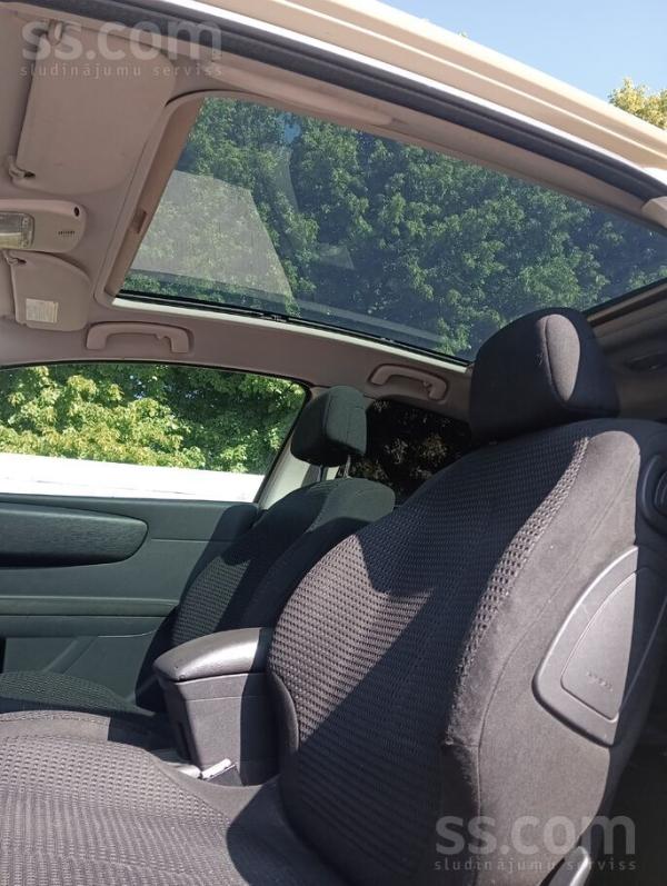 Dzeltens Citroen C4 2006 Rīga, ar dzinēja tilpumu 1.60 L un nobraukumu 234 tūkst. km par 1400 €, foto 5 vietnē AUTOMOTO.COM.LV
