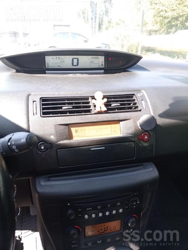 Dzeltens Citroen C4 2006 Rīga, ar dzinēja tilpumu 1.60 L un nobraukumu 234 tūkst. km par 1400 €, foto 6 vietnē AUTOMOTO.COM.LV