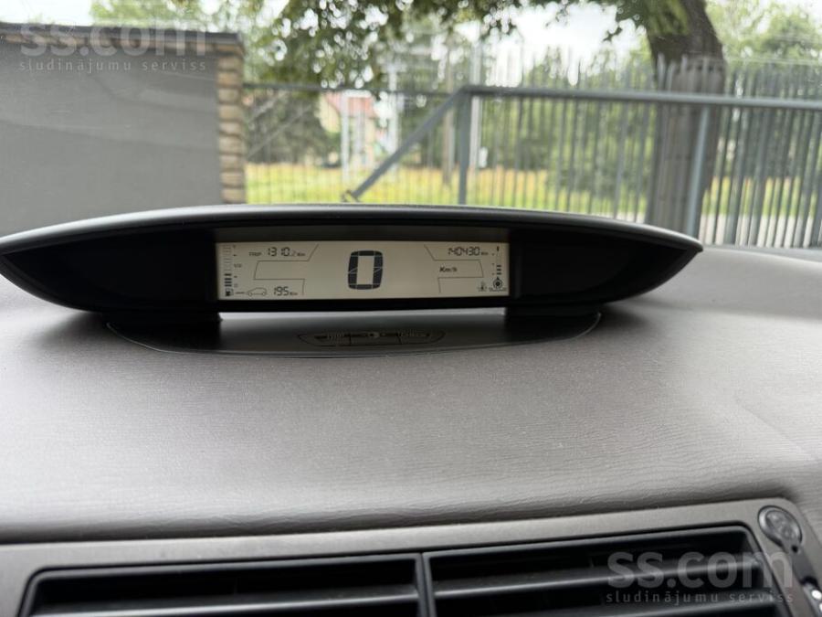 Желтый Ситроен С4 2005 в Рига, объемом двигателя 1.60 л и пробегом 140 тыс. км за 2000 €, фото 10 на AUTOMOTO.COM.LV