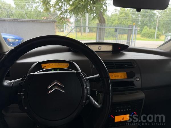 Желтый Ситроен С4 2005 в Рига, объемом двигателя 1.60 л и пробегом 140 тыс. км за 2000 €, фото 10 на AUTOMOTO.COM.LV