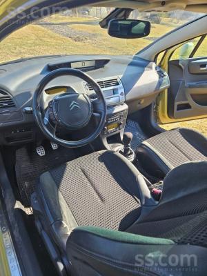 Dzeltens Citroen C4 2005 Rīga, ar dzinēja tilpumu 2.00 L un nobraukumu 191 tūkst. km par 2005 €, foto 5 vietnē AUTOMOTO.COM.LV