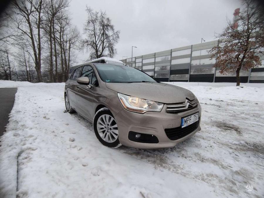 Dzeltens Citroen C4 2012 Viļņa, ar dzinēja tilpumu 1.60 L un nobraukumu 148 tūkst. km par 4400 €, foto 1 vietnē AUTOMOTO.COM.LV