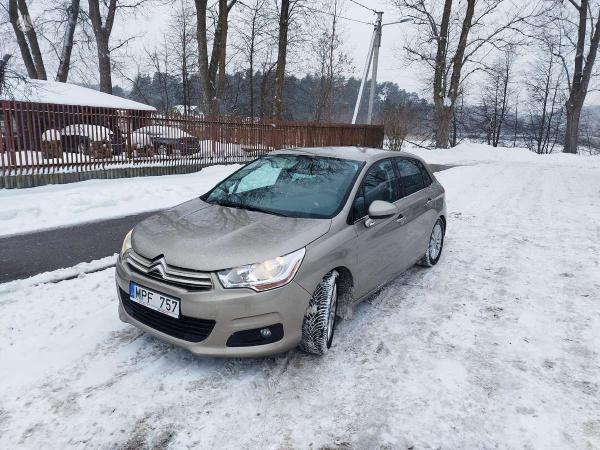 Dzeltens Citroen C4 2012 Viļņa, ar dzinēja tilpumu 1.60 L un nobraukumu 148 tūkst. km par 4400 €, foto 2 vietnē AUTOMOTO.COM.LV