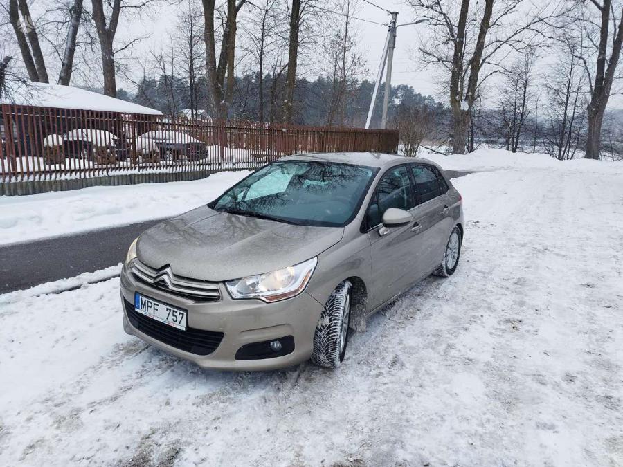 Dzeltens Citroen C4 2012 Viļņa, ar dzinēja tilpumu 1.60 L un nobraukumu 148 tūkst. km par 4400 €, foto 2 vietnē AUTOMOTO.COM.LV