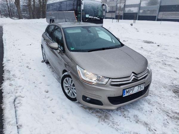 Dzeltens Citroen C4 2012 Viļņa, ar dzinēja tilpumu 1.60 L un nobraukumu 148 tūkst. km par 4400 €, foto 3 vietnē AUTOMOTO.COM.LV