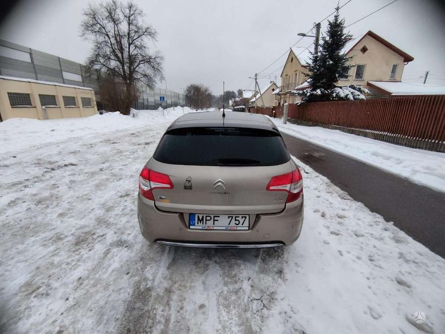 Dzeltens Citroen C4 2012 Viļņa, ar dzinēja tilpumu 1.60 L un nobraukumu 148 tūkst. km par 4400 €, foto 8 vietnē AUTOMOTO.COM.LV