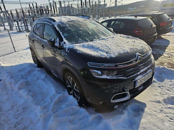 Melns Citroen C5 Aircross 2019 Kauņa, ar dzinēja tilpumu 1.50 L un nobraukumu 262 tūkst. km par 7700 €, foto 1 vietnē AUTOMOTO.COM.LV
