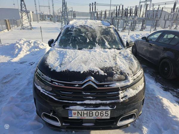 Melns Citroen C5 Aircross 2019 Kauņa, ar dzinēja tilpumu 1.50 L un nobraukumu 262 tūkst. km par 7700 €, foto 2 vietnē AUTOMOTO.COM.LV